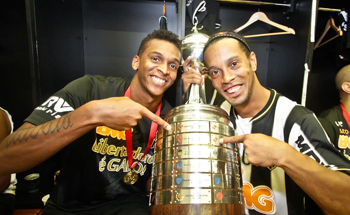 Ronaldinho Gaúcho, o Bruxo que mudou a história do Galo