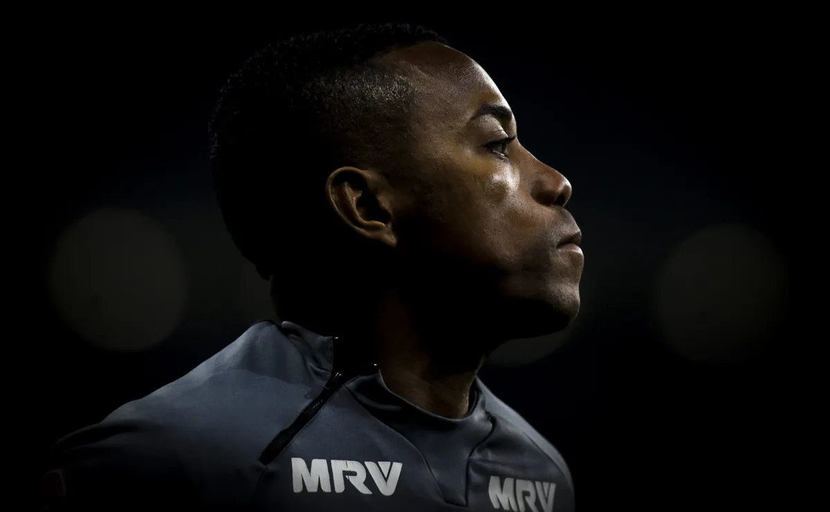 Robinho causa polêmica após STF manter prisão e desiste de entrevista ...