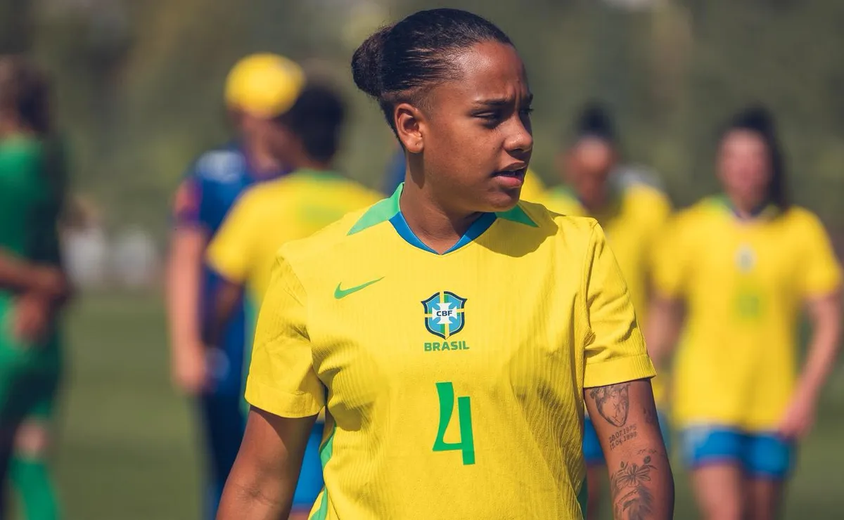 Emilly França é desconvocada da Seleção e Danny Brasilino assume vaga