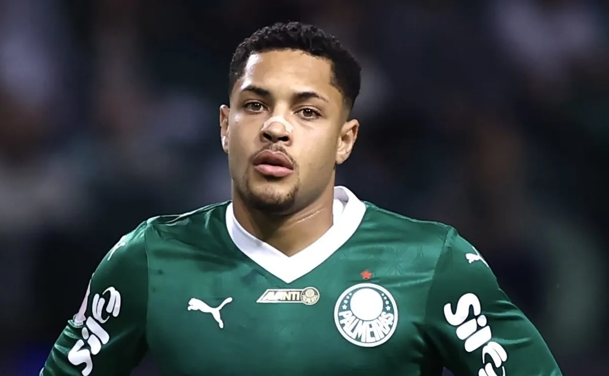 Vitor Roque deixando o Palmeiras para jogar no Chelsea pode ocorrer em 2026