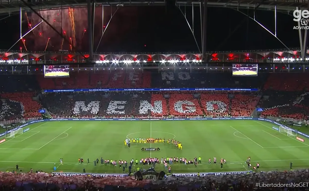 Torcida do Flamengo prepara lindo mosaico no Maracanã contra o Racing