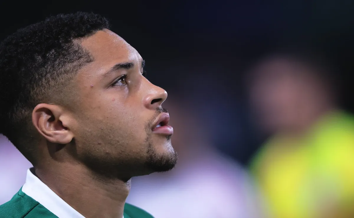 Vitor Roque levou amarelo, mas não está suspenso para final da Libertadores