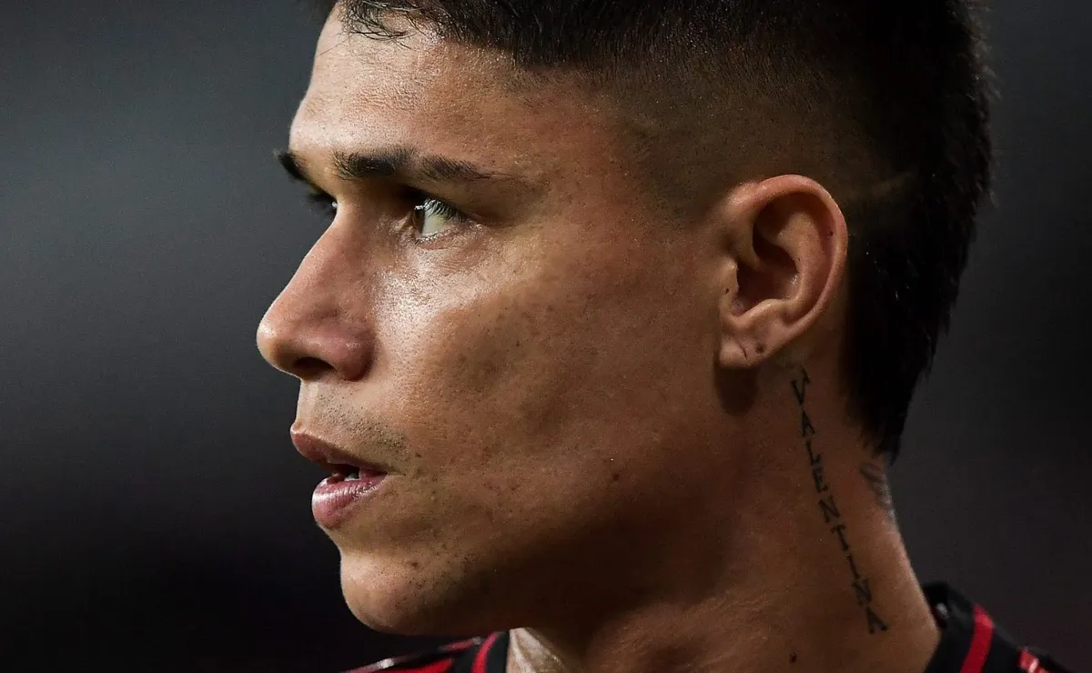 Torcida do Flamengo prevê Luiz Araújo decidindo contra o Sport