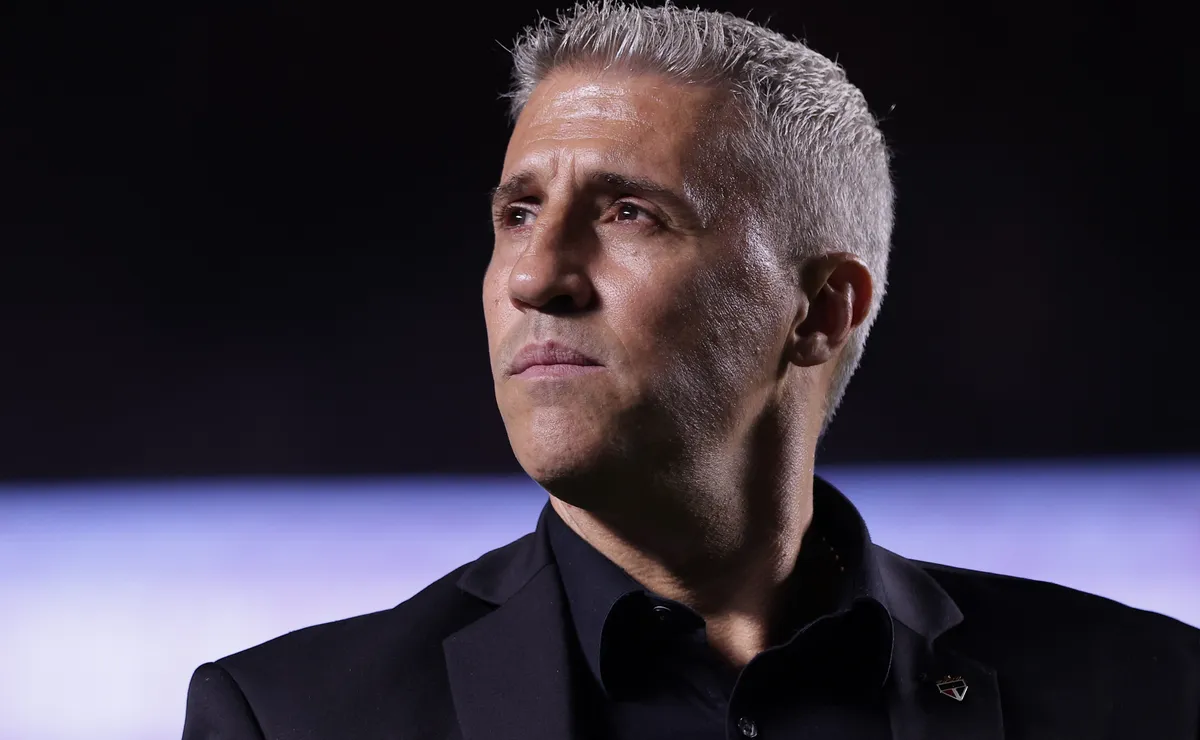 Hernán Crespo confirma permanência no São Paulo para 2026