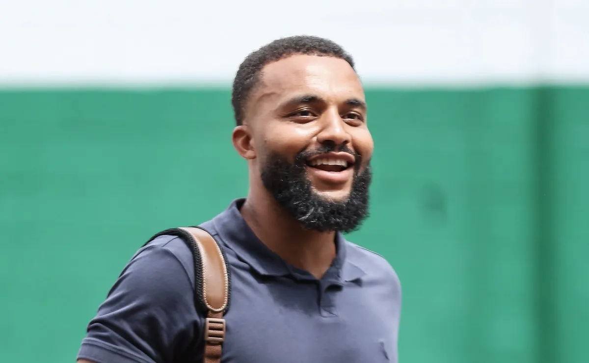 Samuel Xavier manda recado após renovar até dezembro de 2027