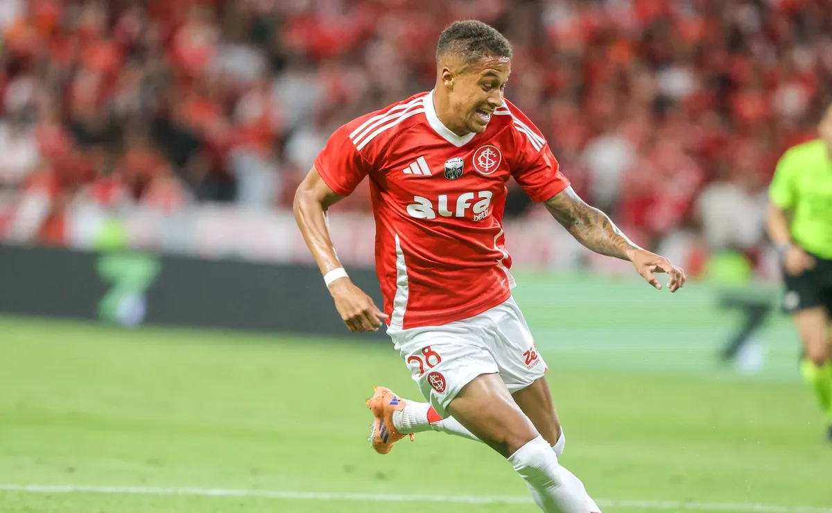 Vitinho assinou pré-contrato com o Santos? Inter nega e explica situação