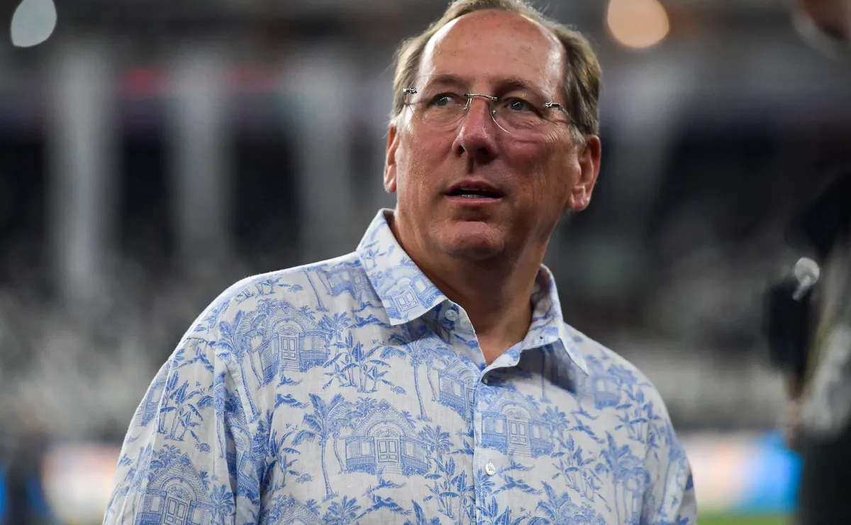 Andrew evita o Botafogo ao falar sobre acerto com o Flamengo