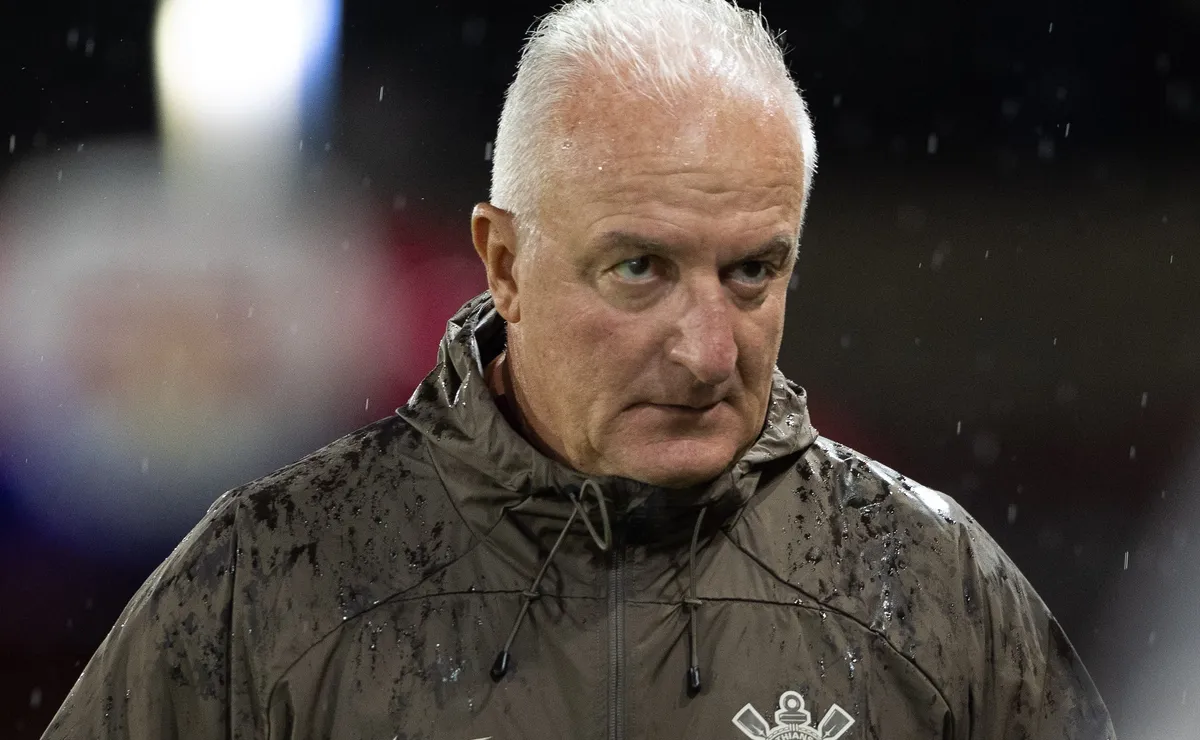 Dorival enaltece vitória, mas aponta prejuízos causados por elenco reduzido