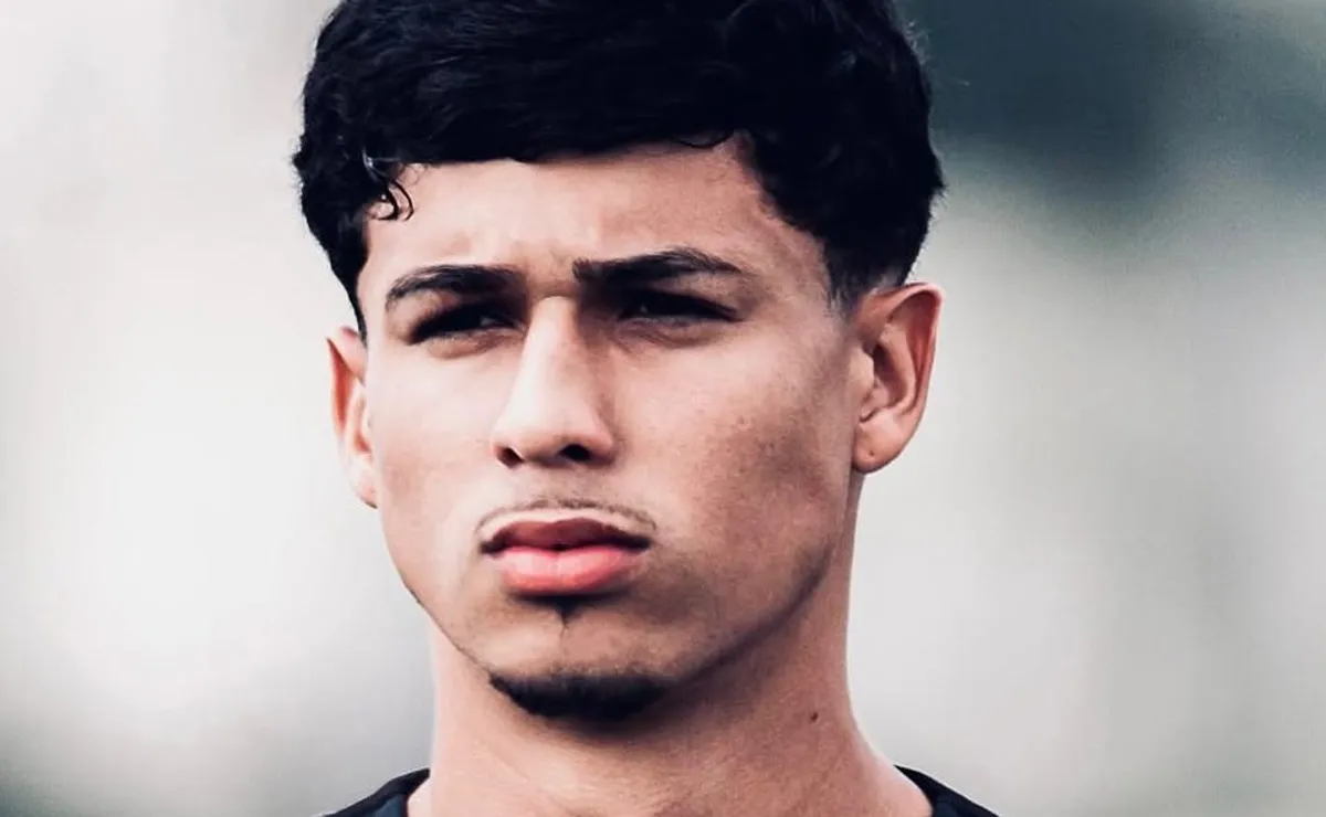 Nikolas renova até 2029 e não vai jogar no Santos