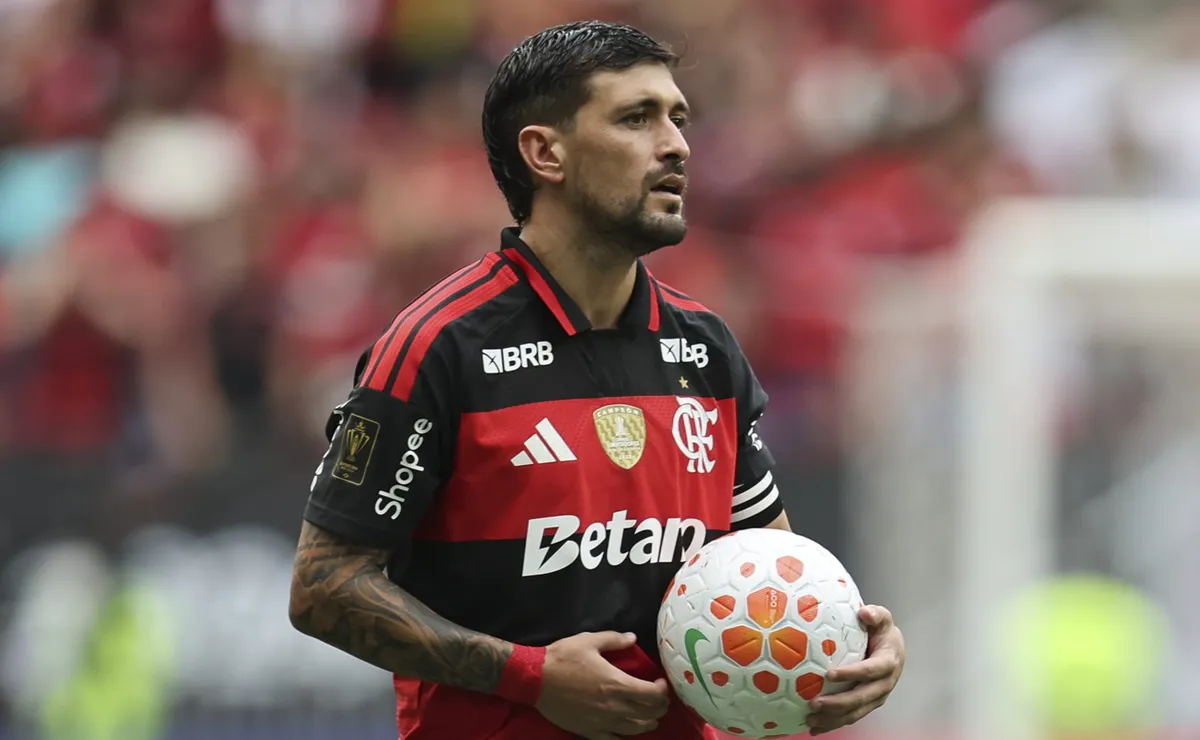 Arrascaeta avalia impacto de Lucas Paquetá no Flamengo