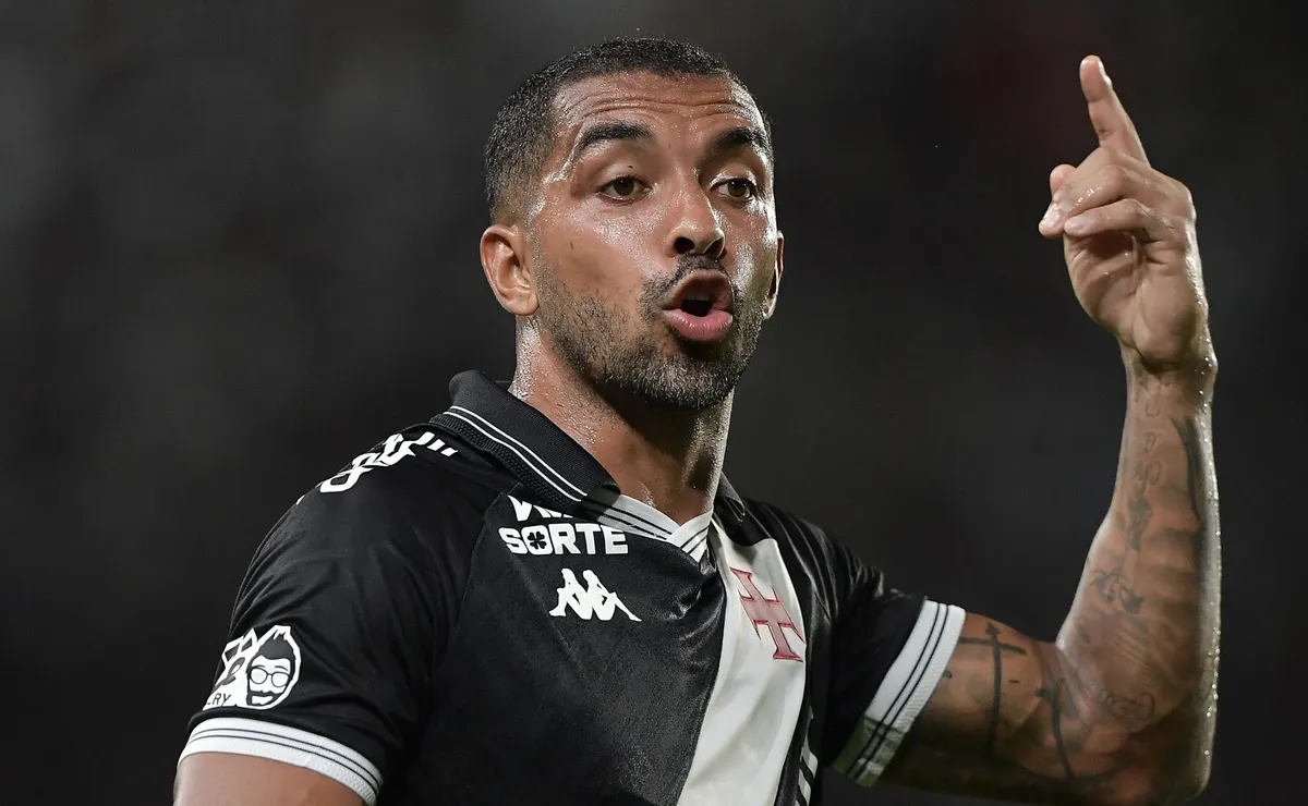Vasco faz jogo duro por Paulo Henrique, cogitado no Palmeiras