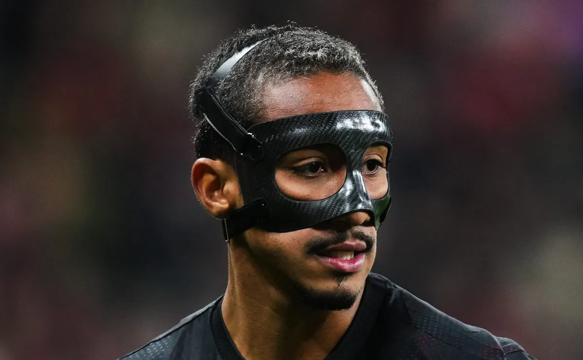 Arthur se destaca no Leverkusen e mira convocação para a Seleção