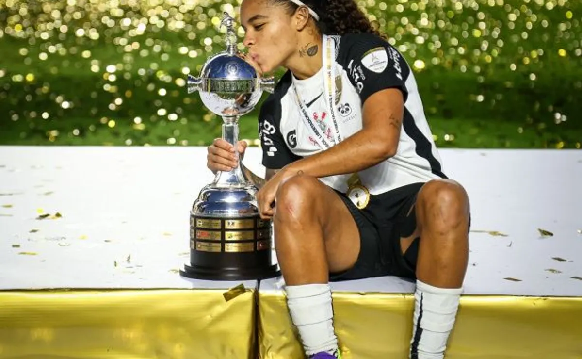 Robledo pode assinar pré-contrato e tem futuro indefinido no Corinthians