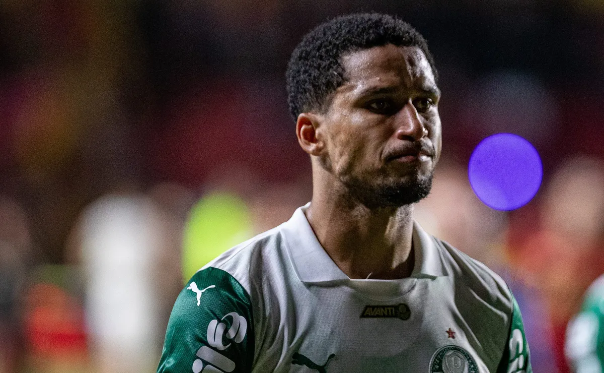 Palmeiras estuda Alexander Barboza como substituto de Murilo