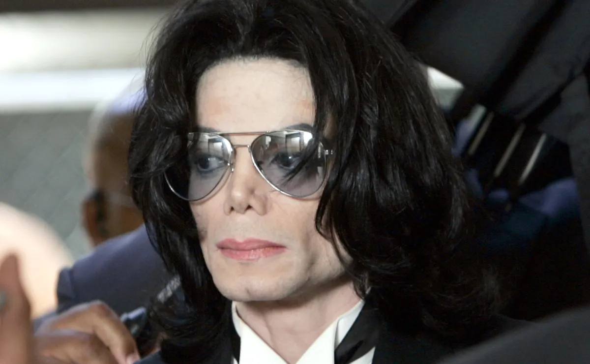 ‘Leaving Neverland’ Director Says Fans “Turn a Deaf Ear” to Michael ...
