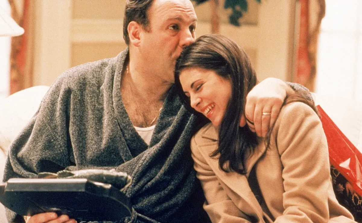 Jamie-Lynn Sigler Opens Up About James Gandolfini Missing Her Wedding ...